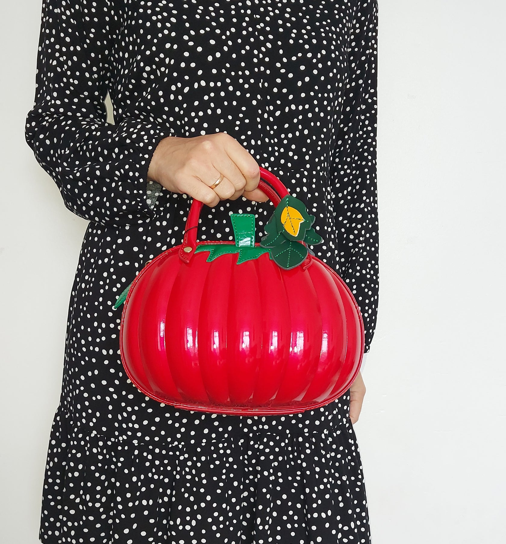 Pumpkin Shaped Crossbody Grab Bag Purse Vegan Friendly – Justbagzz